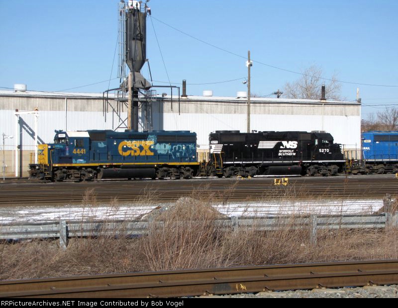 CSX 4441 and NS 5270